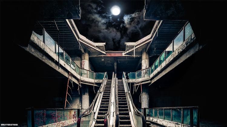 15 Creepy Abandoned Yet Beautiful Buildings Around the World